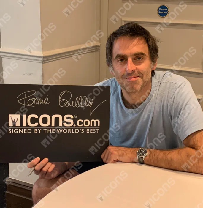 Ronnie O'Sullivan Signed Black Snooker Ball: Silver Signature Edition